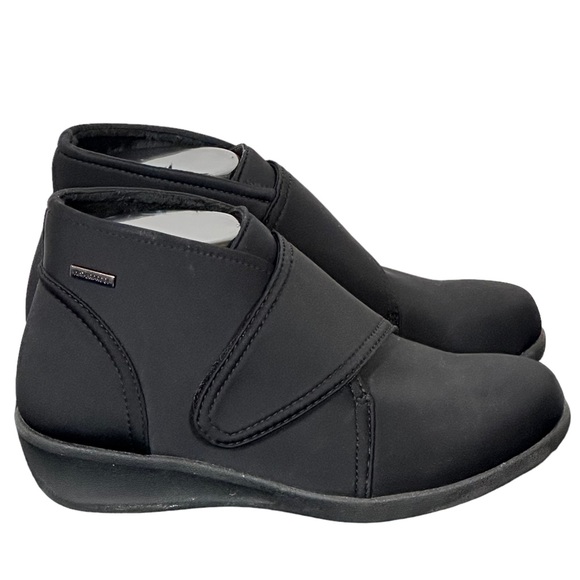 Aravon | Shoes | Aravon Fairlee Instep Ankle Waterproof Velcro Booties ...